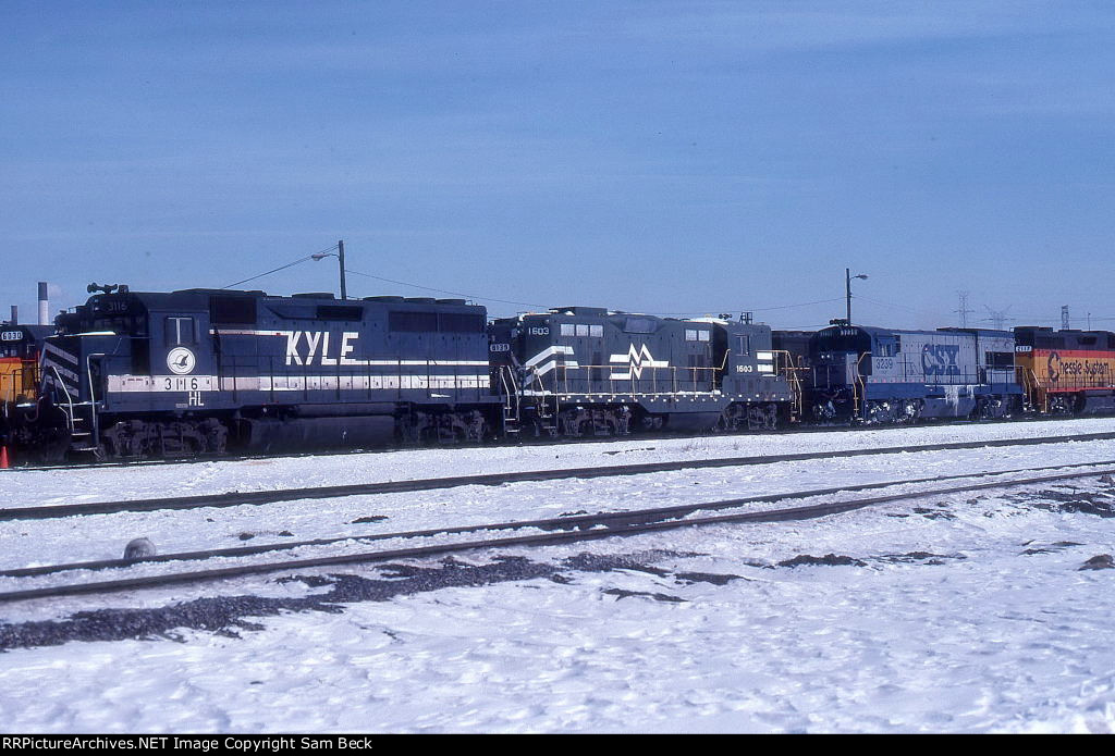 KYLE 3116, MIGN 1603, CSX 3239, and 2117